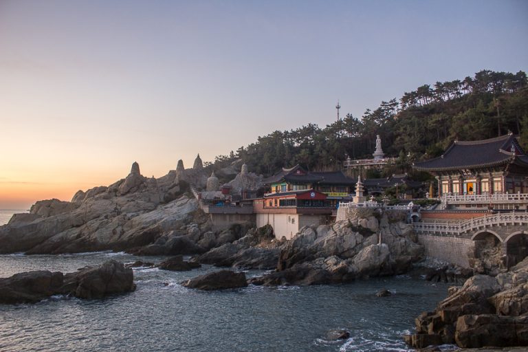 Haedong Yonggungsa in Busan: The Temple By The Sea – MiddleClassSG