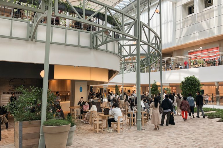 The Hyundai Seoul: Largest Mall in Seoul Filled With Insta-Worthy ...