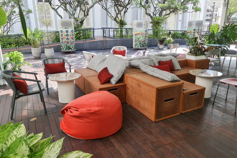 DOUGH: Bakery Cafe in CHIJMES Oozing With Korean Bakery Vibes