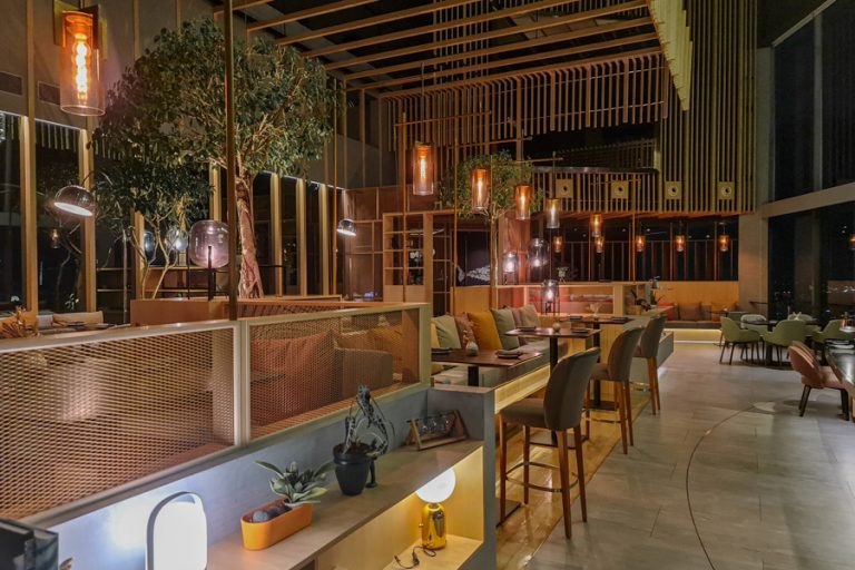 SKAI Restaurant Review: Dine & Wine 70 Floors Above The Ground With A ...