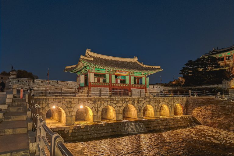 Suwon Day Trip Itinerary: What To Do in Suwon, Popular Cafes & More