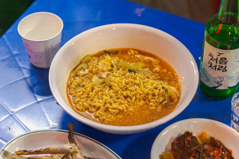 Hayeong Supermarket (하영슈퍼): Soju & Ramyeon At A ‘Gamaekjip’ Near ...