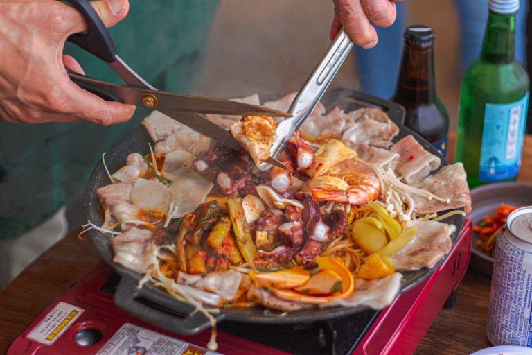 Yeosu Travel Guide: 5 Must-Visit Attractions & Things To Do In Yeosu, Korea Yeosu Travel Guide: 5 Must-Visit Attractions & Things To Do In Yeosu, Korea