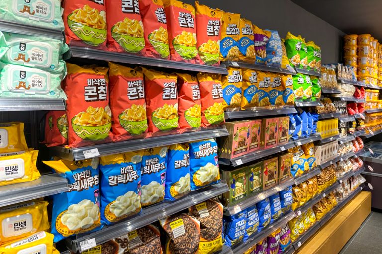 emart24 Singapore: Popular Convenience Store Opens In SG Selling Korean ...