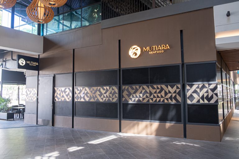 Mutiara Seafood: Halal-Certified Seafood Concept By Jumbo Seafood With ...