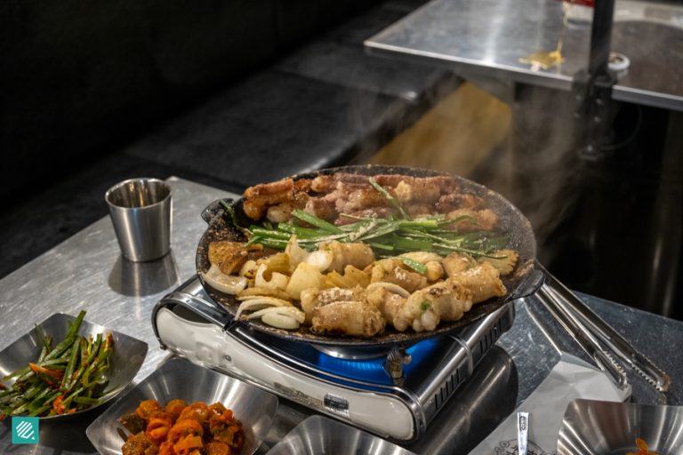 Wonjo Garlic Gopchang (원조마늘곱창): Garlic Stuffed Beef Gopchang Barbecue ...