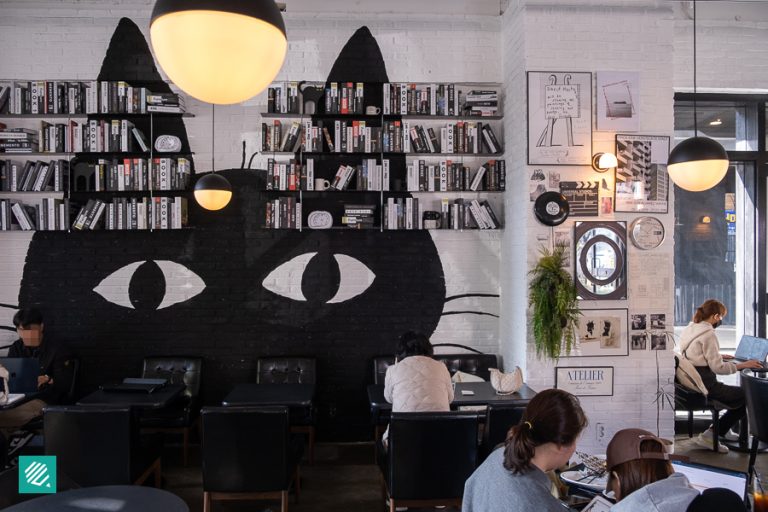 Standard Bun: Cafe in Yongsan With Freshly Pumped Cream Mocha Buns ...