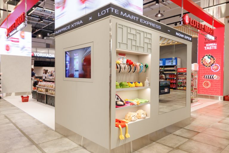 LOTTE Mart Express VivoCity: Korean Mart With Ramen-Making Machines ...